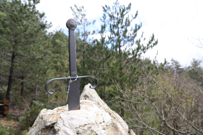 La Spada nella Roccia di Masone | 101giteinliguria.it